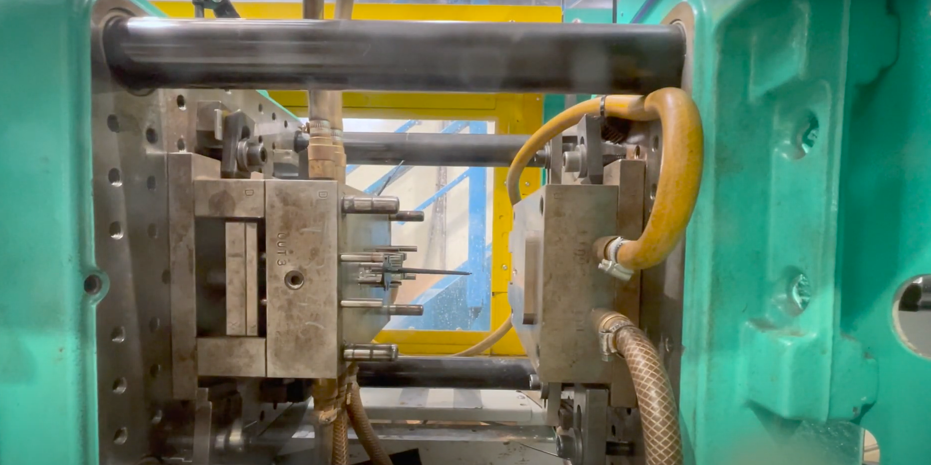 What is Plastic Injection Moulding? | Bowles & Walker